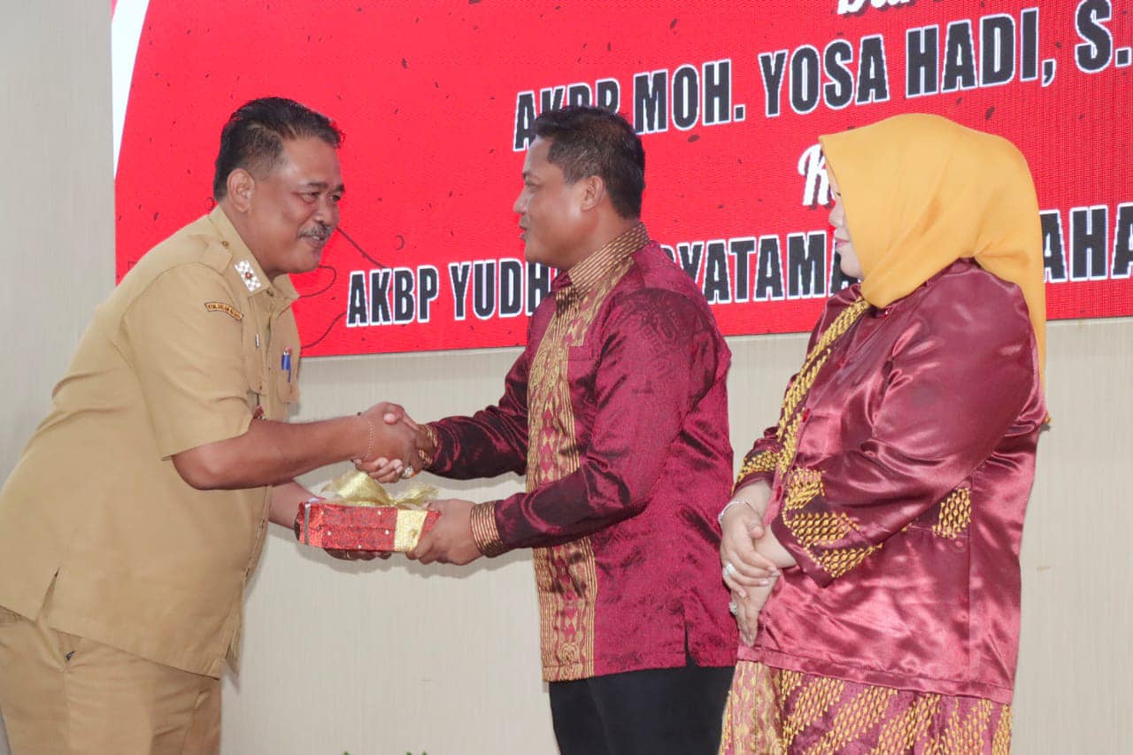 Detail Pj Bupati Kolaka Hadiri Pisah Sambut Kapolres Kolaka Detail Pj Bupati Kolaka Hadiri Pisah Sambut Kapolres Kolaka